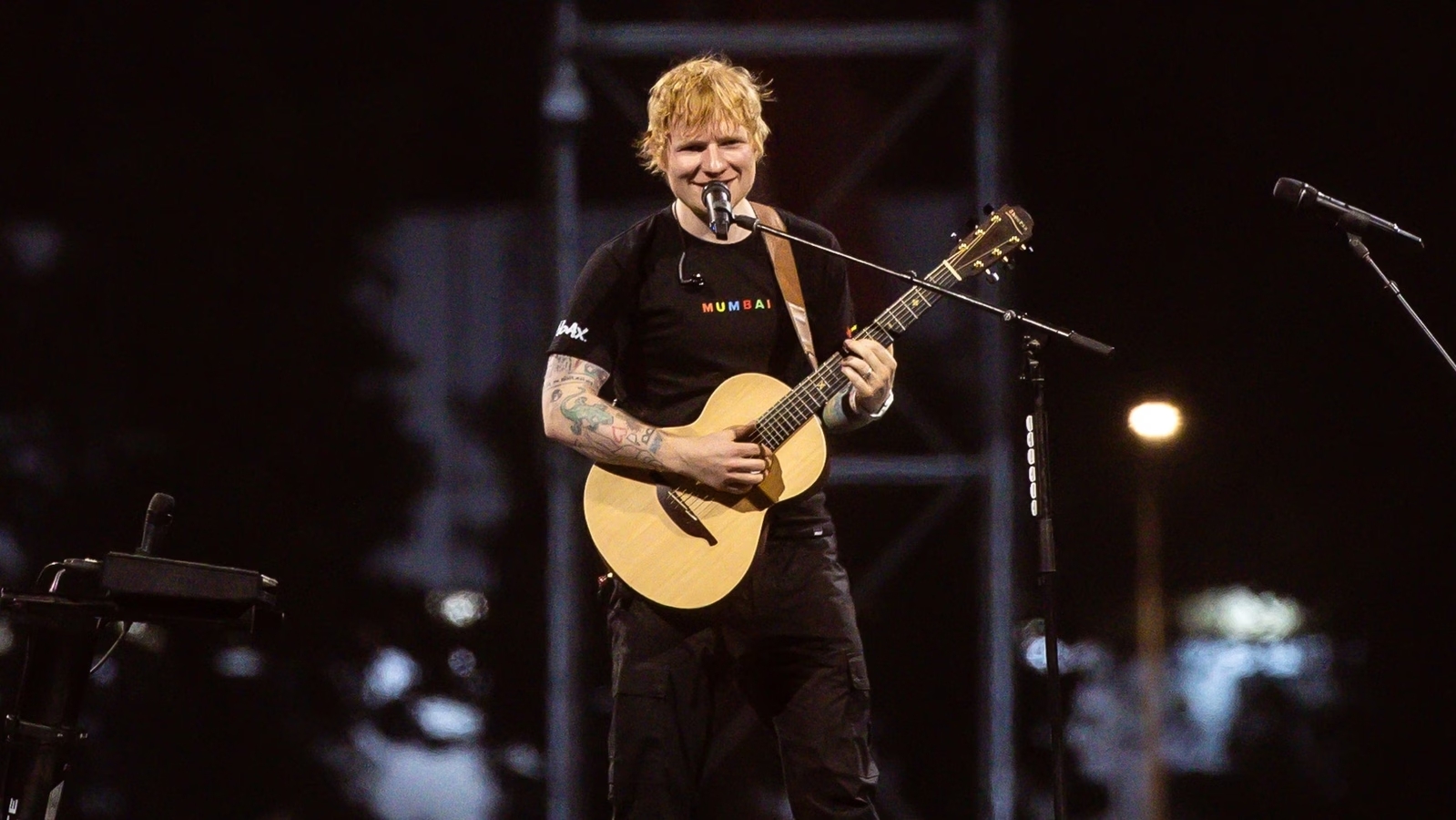 Ed Sheeran sings in Punjabi during concert in Mumbai | TopHit - Highway ...