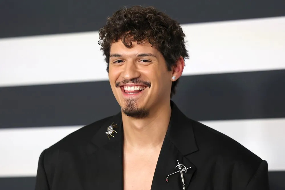 Omar Apollo Takes a Bold New Direction with "Less Of You" | TopHit ...