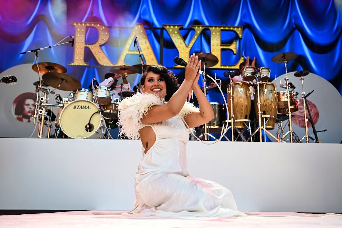 Raye's Montreux Jazz Festival Surprise: Covering Classics and Stealing ...