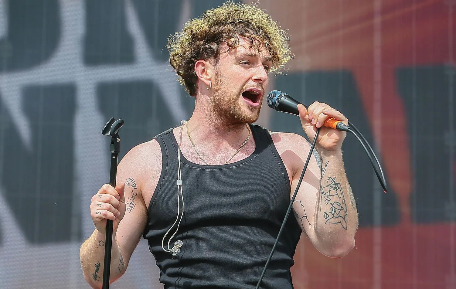 Tom Grennan Hits New Heights with Higher on UK Radio | TopHit - Highway ...