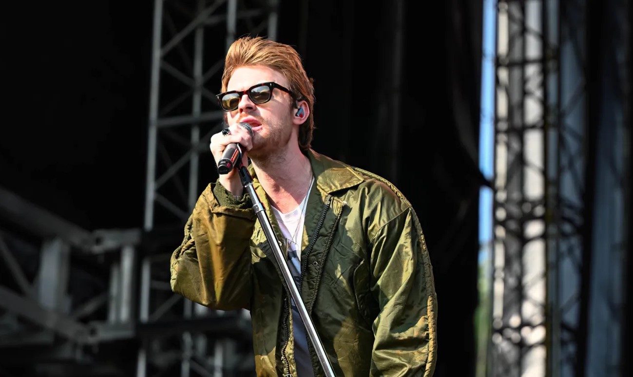 Finneas Announces 2025 North American Tour Dates | TopHit - Highway To ...