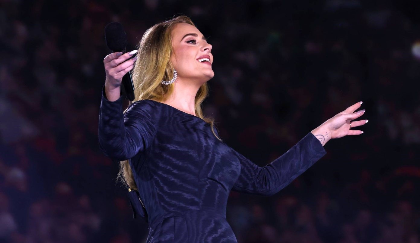 Adele Wraps Las Vegas Residency with Emotional Farewell | TopHit ...