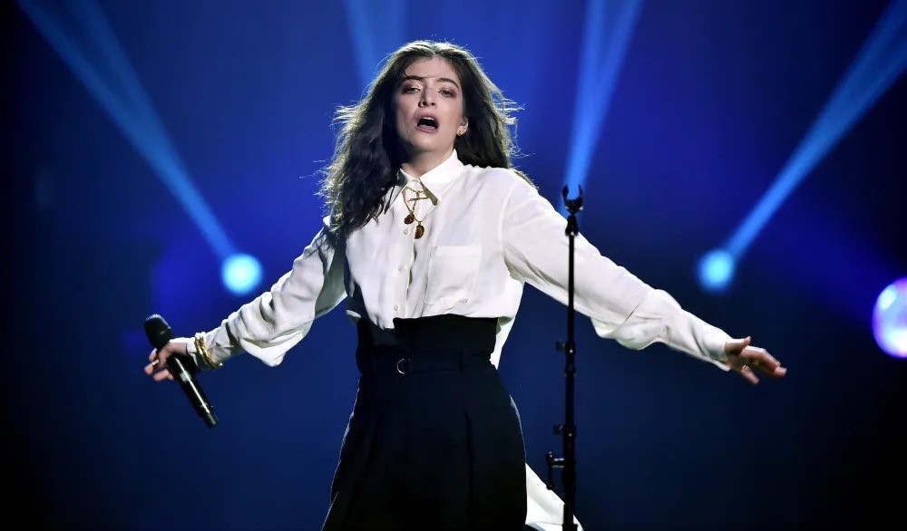 Lorde Rises Again: New Track Storms Spotify Global Chart | TopHit ...