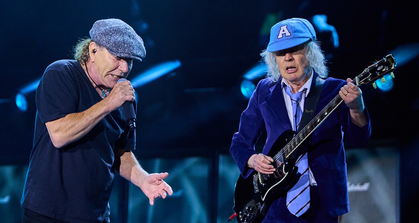 AC/DC Returns Home After 10 Years | TopHit - Highway To Airplay