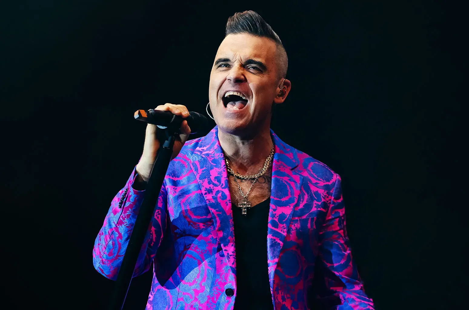 Bruce Wayne in LA, Batman Everywhere Else: Robbie Williams Redefines ...